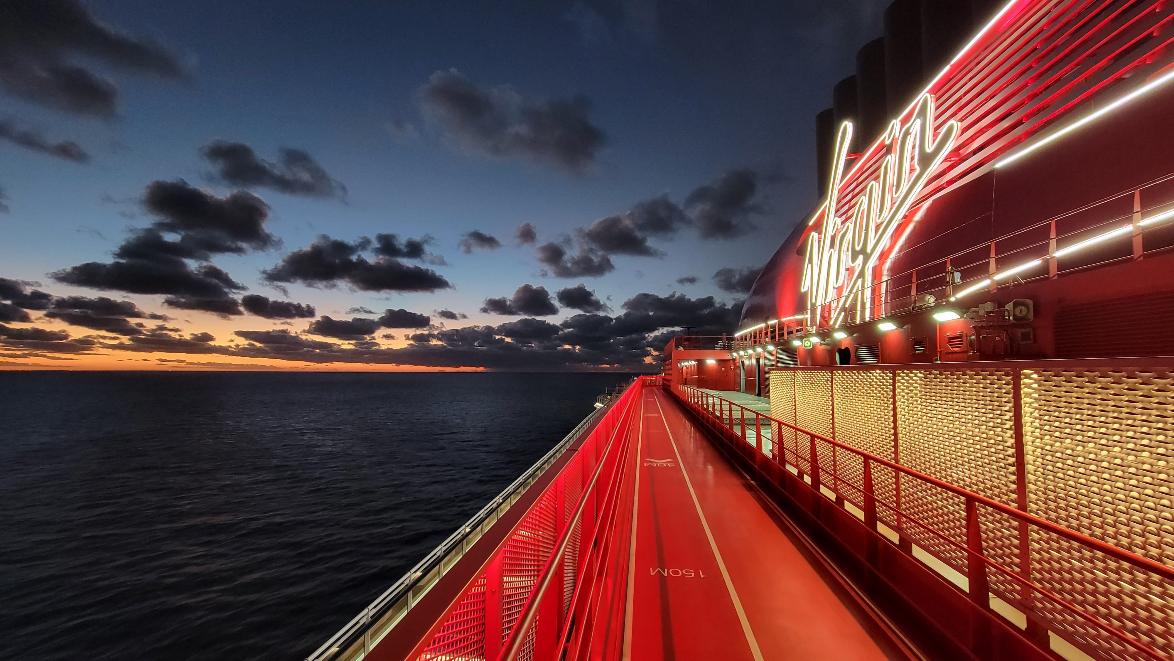 Scarlet Lady Holiday Live Blog - Day 4 - At Sea & Scarlet Night ...